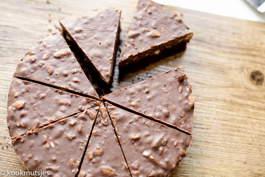 Chocolade cake met amandelen | Kookmutsjes