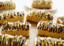 Romige pinda karamel cake - Kookmutsjes