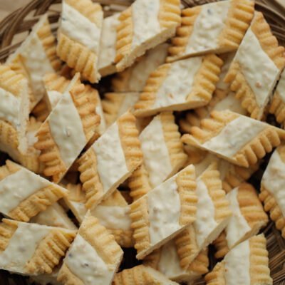 Witte chocolade-amandelkoek - Kookmutsjes
