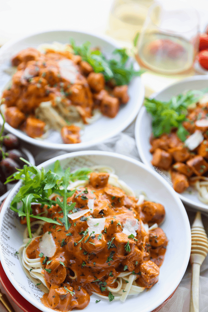 Linguine met merguez in tomatensaus | Kookmutsjes