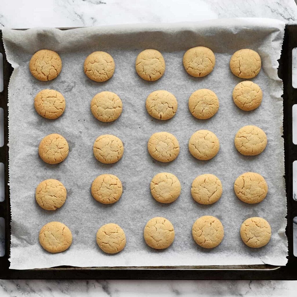 Kruimige Pindakoekjes met Chocolade - Kookmutsjes